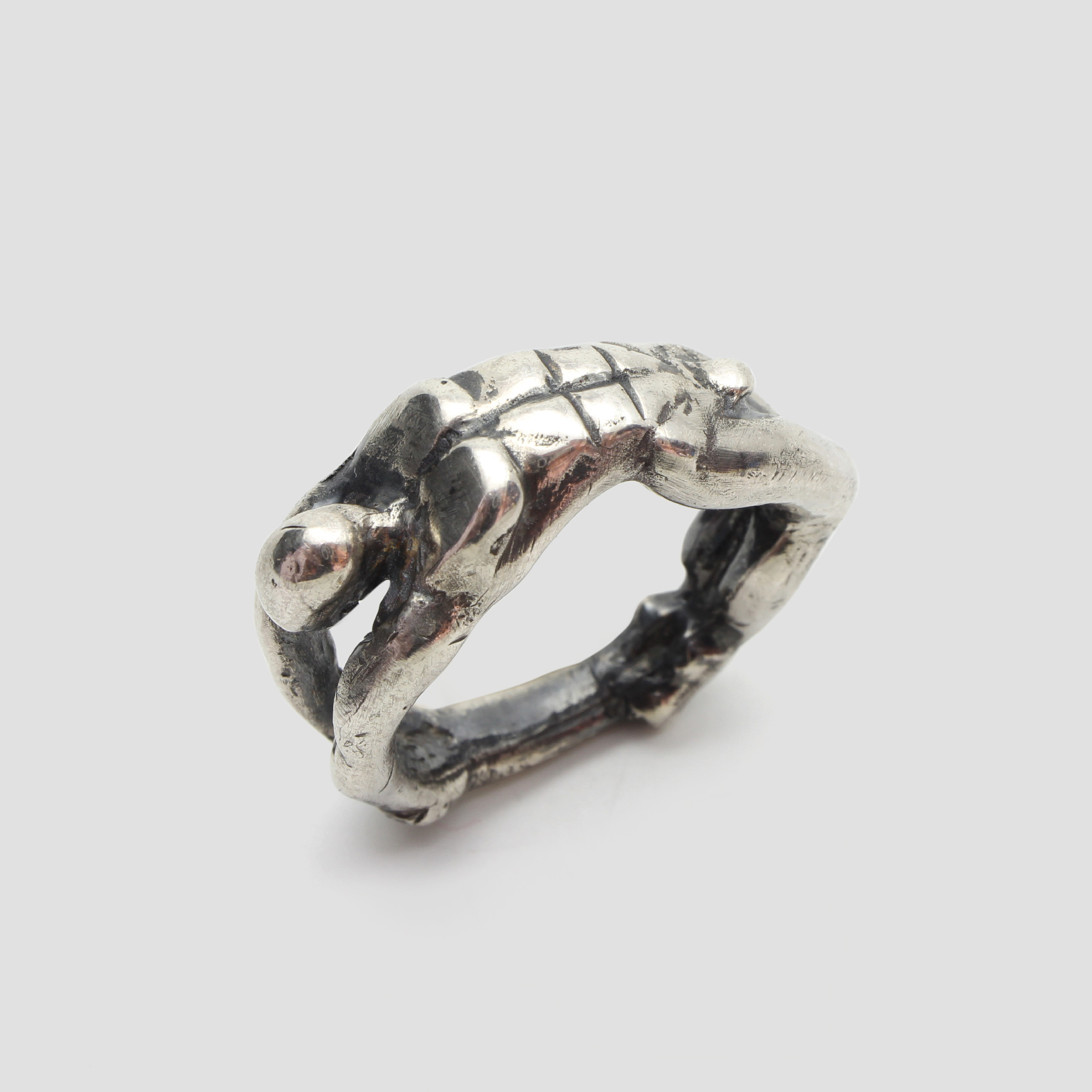 Anillo plata • cuerpo hombre | Comín - joyería creativa