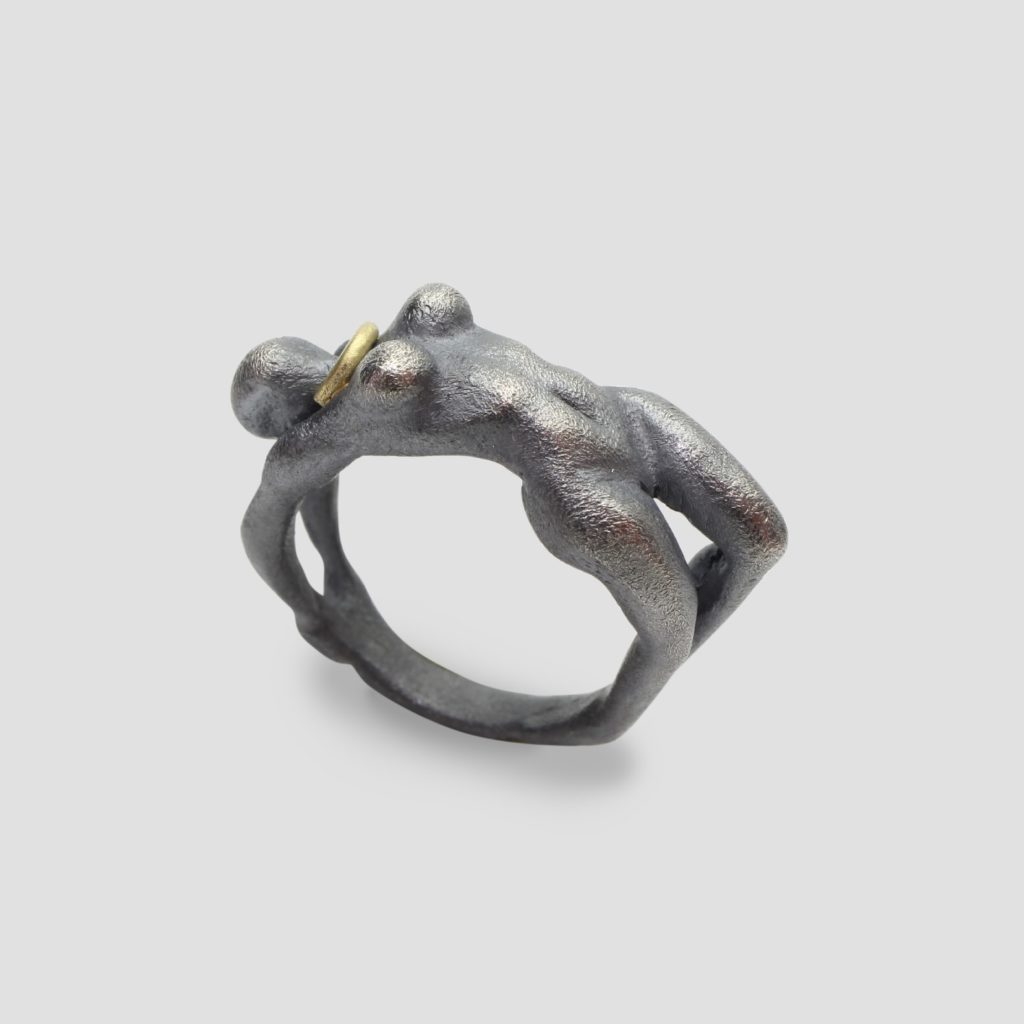 Anillo diamante • cuerpo mujer | Comín - joyería creativa