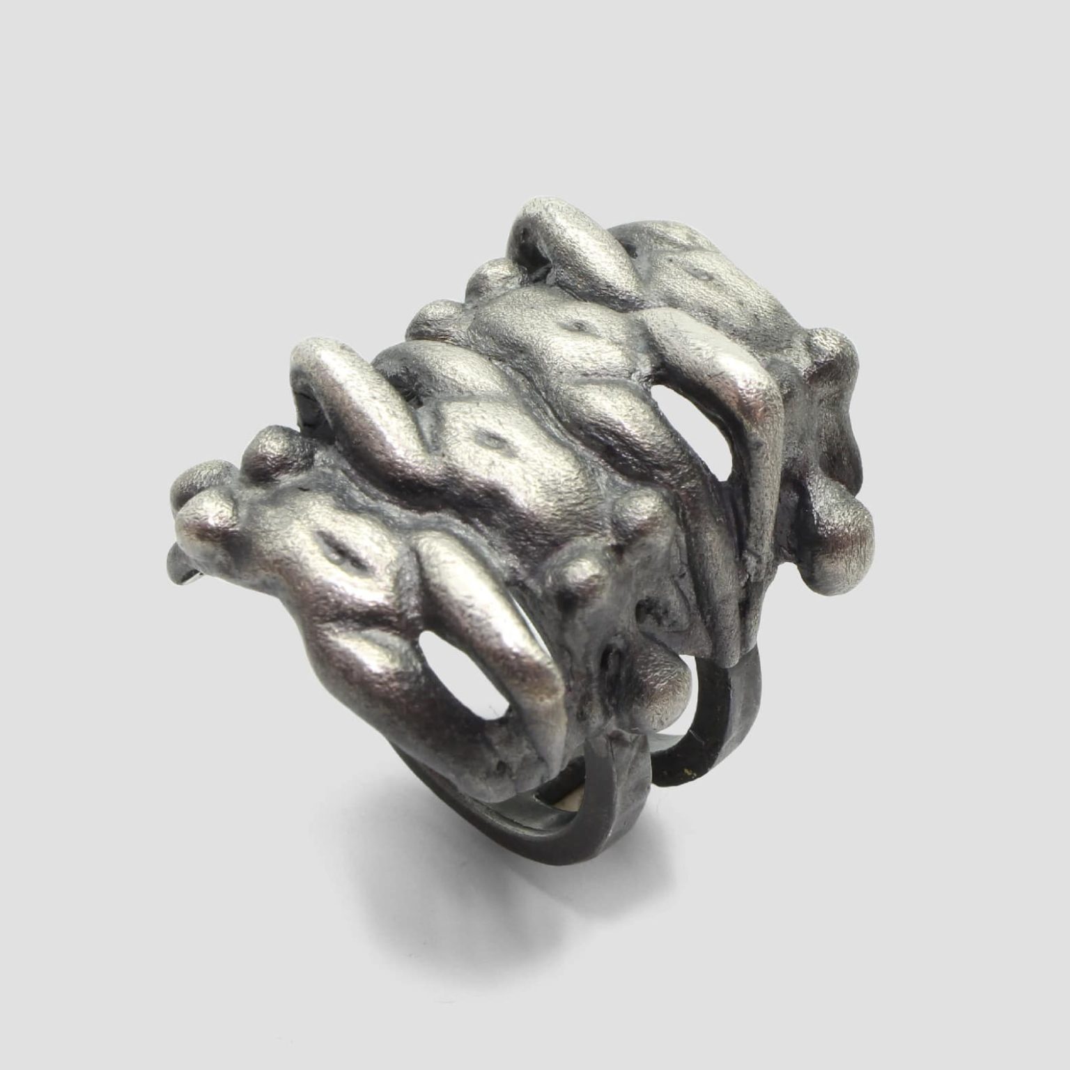 Anillo diamante • cuerpo mujer | Comín - joyería creativa